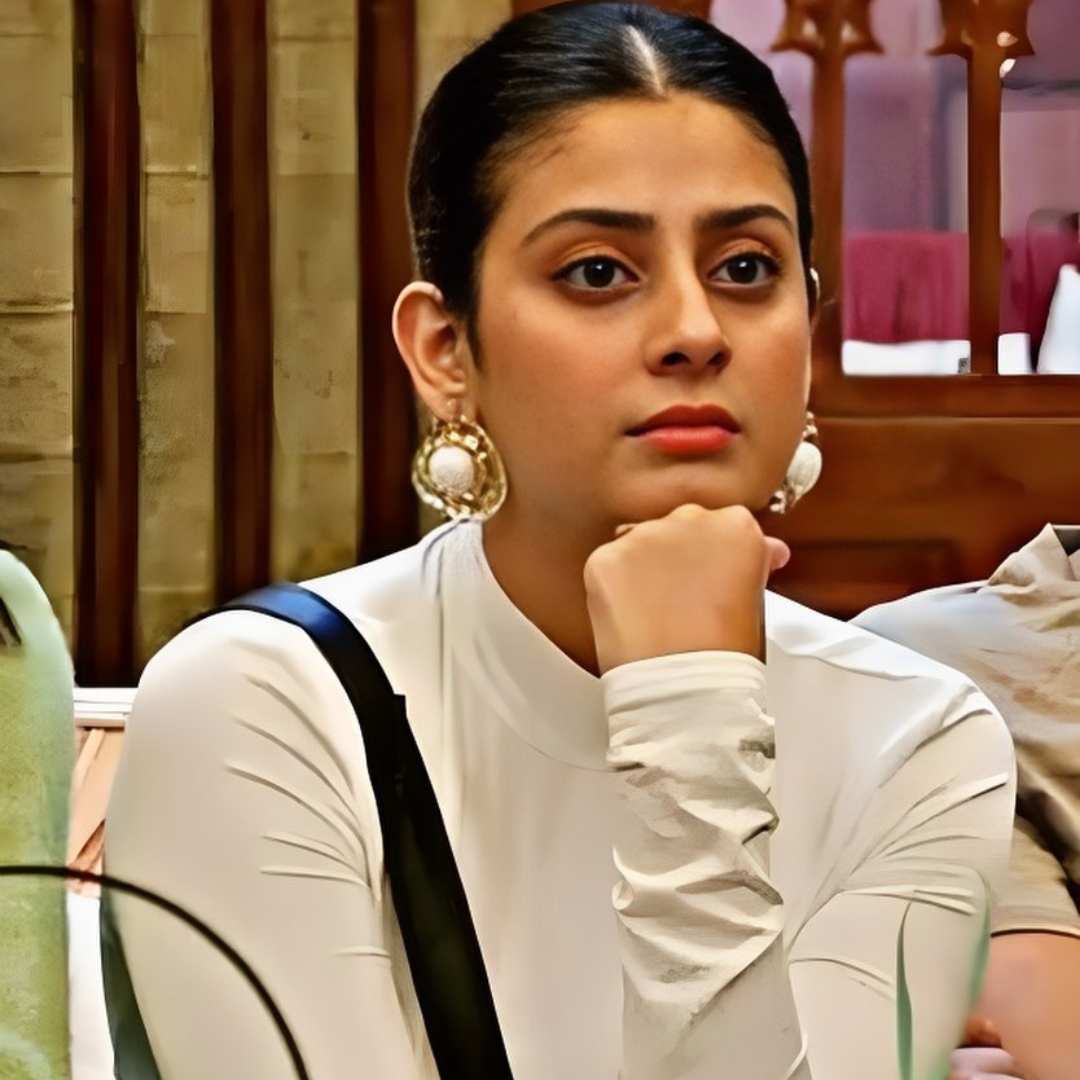 Bigg Boss 17 Promo: Isha Malviya's Love Triangle Drama With Samarth And Abhishek Unfolds